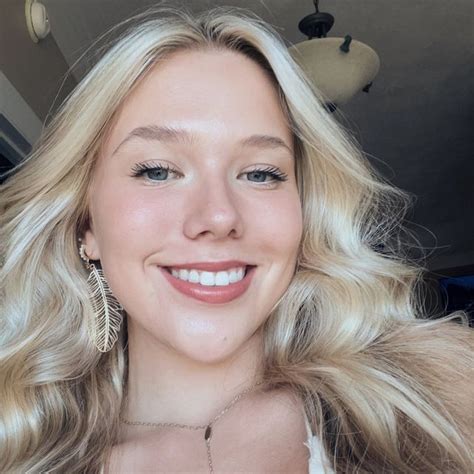 𝐌𝐎𝐋𝐋𝐘 𝐄𝐋𝐀𝐘𝐍𝐄 𓇽 Molly Daigle On Threads