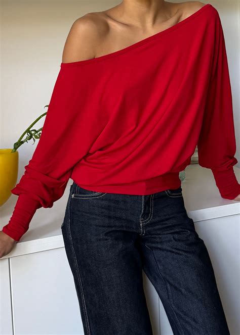 Bamboo Slouch Top Scarlet Odysseusandpenelope