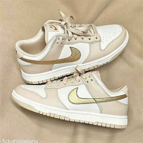 Jual Sepatu Nke Dunk Low Phantom Metallic Gold Shopee Indonesia