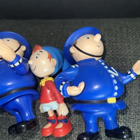 7 X Mcdonalds Noddy And Mr Plod Wobbly Toy Figures 2004 Used
