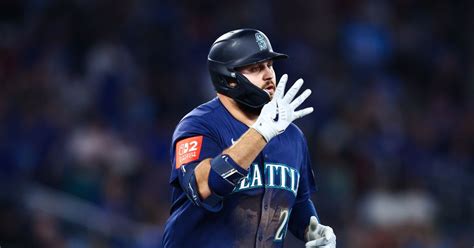 Mariners Provide Both Unstoppable Forces And Immovable Objects In 8 4 Extra Innings Win Over