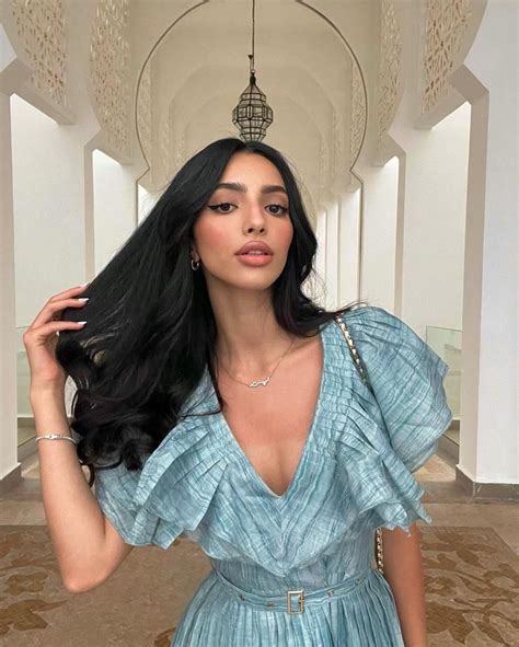 Picture Of Lina Model