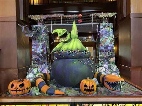 Complete Guide To Disneyland At Halloween