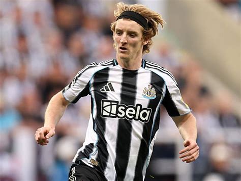 Newcastle United Tegaskan Blokir Transfer Anthony Gordon Liga Olahraga
