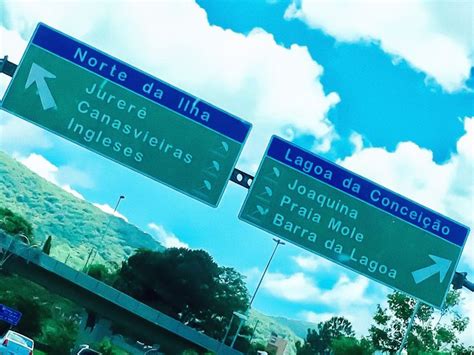O Verdadeiro Significado De Tanto Faz Highway Signs Beach