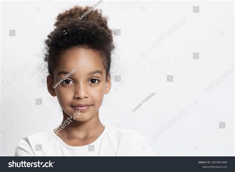 2 895 10 Year Old Girl White Background Snímků Stock Fotografií A