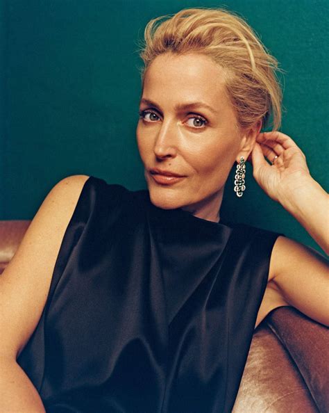 Download Gillian Anderson In Style Magazine Wallpaper