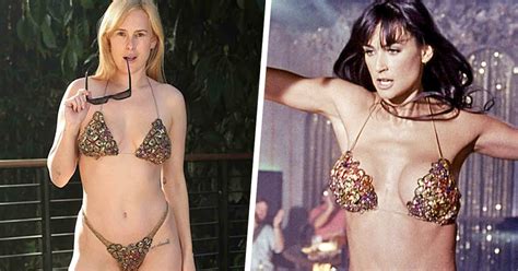 Sexy Hommage Rumer Willis In Demi Moores „striptease Bikini Kroneat