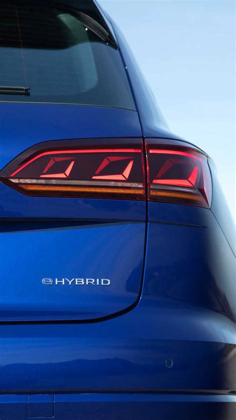 2021 Volkswagen Touareg R Plug In Hybrid V6 Packs 462 PS 14 1 KWh Battery Autoevolution