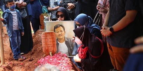 Cut Keke Puji Tanggung Jawab Dan Profesional Mendiang Eeng Saptahadi Kr Sumsel