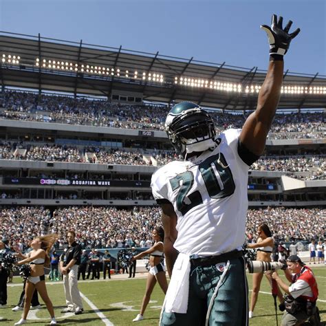 Nfl Brian Dawkins Wants To Save Your Life Athlon Sports