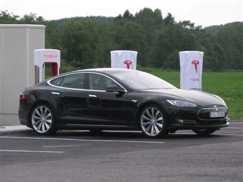 Con Vigel La Tesla Sarà Anche Un Po Italiana Industria Italiana
