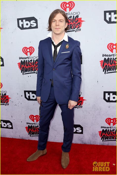 Cage The Elephant Lead Singer Matt Shultz Arrested On Felony Possession Of Firearm Photo