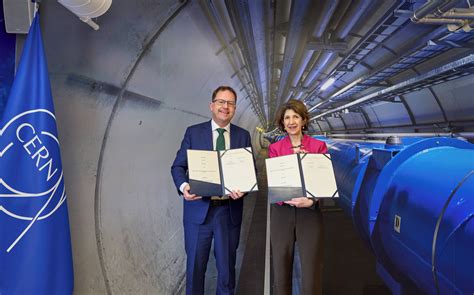 Lirlande Va Devenir État Membre Associé Du Cern Cern