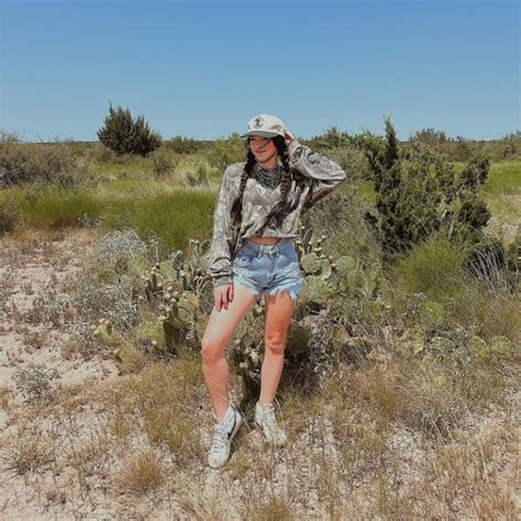 21 Camo Outfit Ideas For Girls