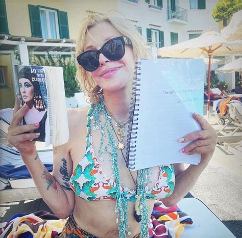Bikini Acht Courtney