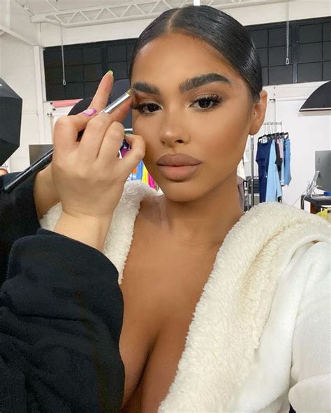 Amaya Colon On Instagram “magic Hands 😋” Pretty Makeup Beautiful