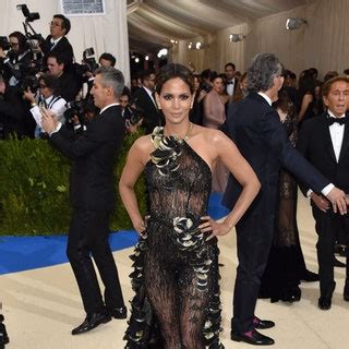 Kendall Jenner Nicki Minaj Wear The Nakedest Dresses At The Met Gala Allure