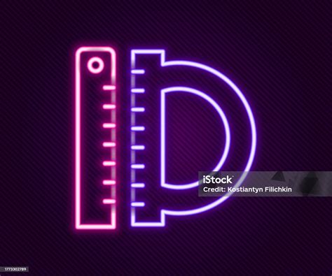 검은 색 배경에 격리 된 도 아이콘을 측정하기위한 빛나는 네온 라인 Protractor 그리드 기울기 각도 미터 측정 도구 기하학적 기호 다채로운 개요 개념 벡터 각도에