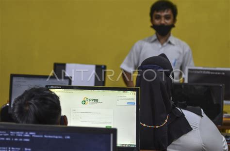 Pembukaan Ppdb Sma Di Jabar Antara Foto