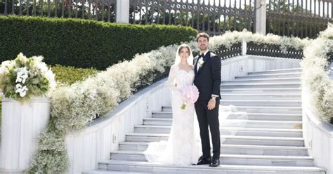 Eda Ece Ve Buğrahan Tuncer çifti Evlendi Zuhair Murad Tasarımlı Gelinliği Nasıl Buldunuz