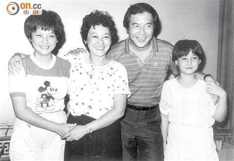 星途暢順殺入政壇 驚爆離婚娶「小三」 東方日報