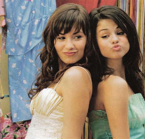 Selena Gomez And Demi Lovato Kissing