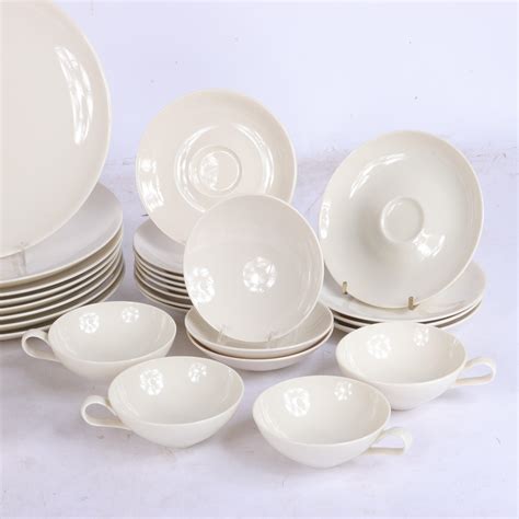 Lot Eva Zeisel Castleton China Museum White Pattern Undecorated 37pc