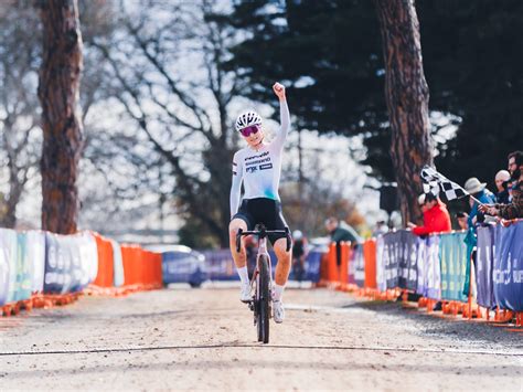 Australian Cyclo Cross National Championships Izzy Flint And Max Hobson Claim Elite Titles