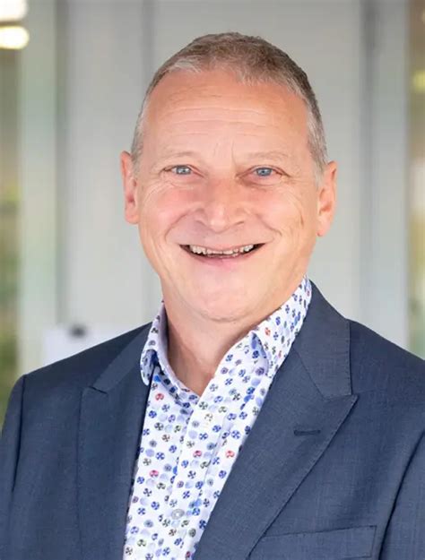 Leadership Programmes Jon Dunning