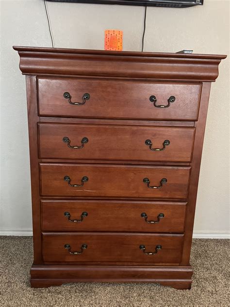 Queen Size Bedroom Set Includes Sleigh Bed Frame Dresser And 2