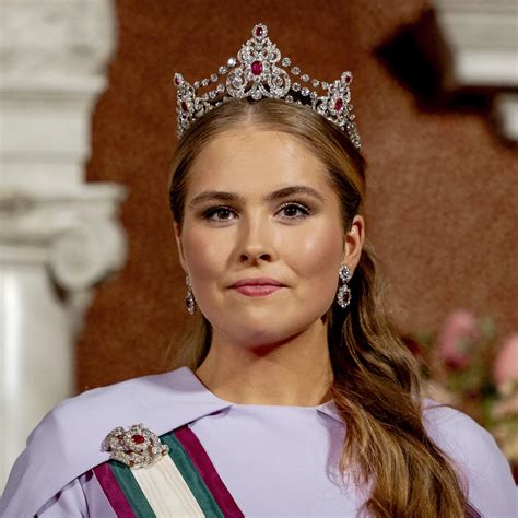 Het Koninklijk Huis Deelt 2 Nieuwe Foto S Van Prinses Amalia LINDA Nl