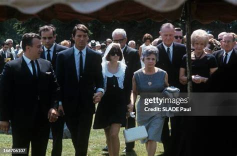 Jayne Mansfield Funeral Photos And Premium High Res Pictures Getty Images