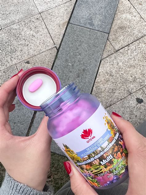 青春活力女大学生