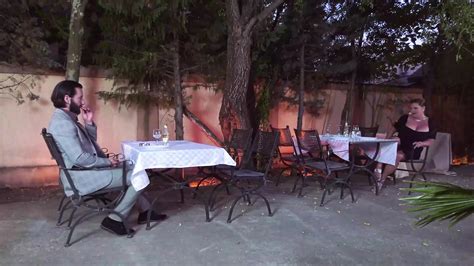 大奶子胖乎乎的勾引他到户外做爱 Xhamster