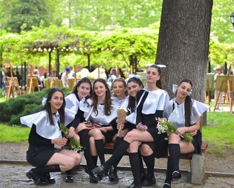 ქუთაისელები 2 მაისობა ქუთაისობას გილოცავთ ყველა ქუთაისელს და ქუთაისზე შეყვარებულ ადამიანებს