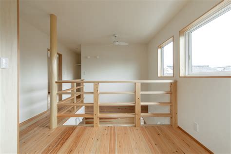 麻の葉柄の組子障子のある家