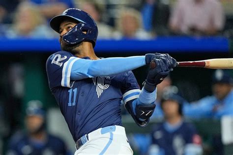Maikel Garcia Signs Multi Year Extension With Royals