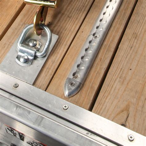 arrowhead end cap for flanged recess mounted versatie track series 4