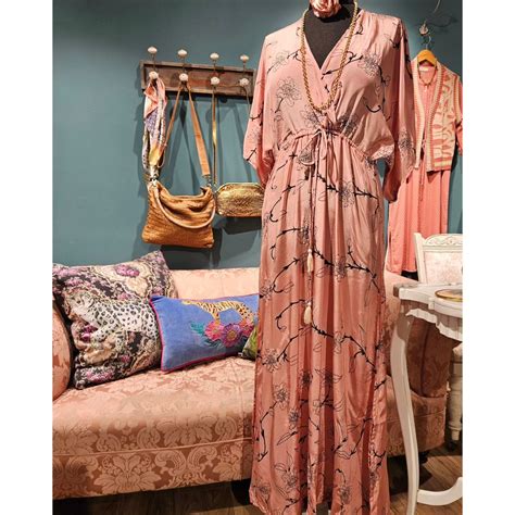 New In ~ Stunning Rose Powder Silk Terracotta Boutique Facebook