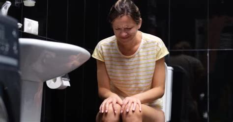 453 Vídeos De Mujer Sentada Toilet Metraje De Mujer Sentada Toilet Sin
