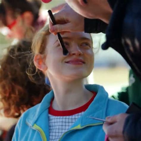 Sadie Sink Stranger Things 4 Behind The Scenes Stranger Things Girl Stranger Things Season