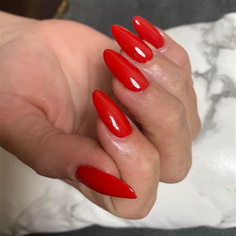 הדר ניר טכנאית ציפורניים Dimona