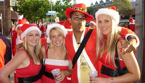 Sexy Santa In Demand As Laptop Nation Takes To The Officeless Holiday