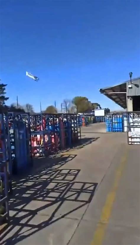 不滿被炒魷魚！46歲男「開飛機撞工廠報復」當場身亡 員工目擊嚇壞「驚悚墜毀畫面曝」 趣味事務所