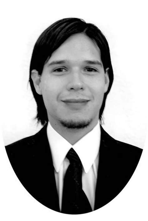 Alexandro Aldrete About Entertainmentie