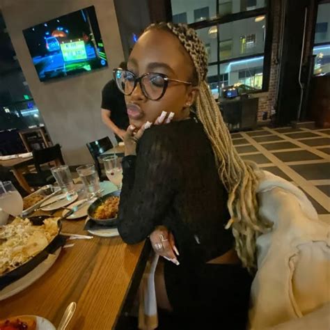 Ashbel Ashbelt • Threads Say More