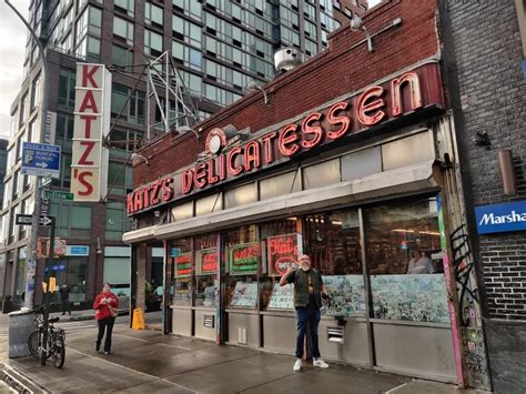 20 Iconic Old School Restaurants In New York City
