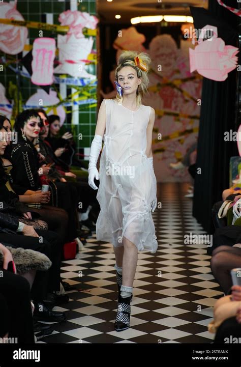 Note Nudity Models On The Catwalk During The Vin Omi London Fashion