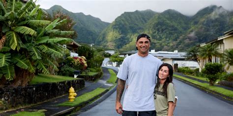 Local Husband Wife Duo Gives Hawaiis Worst Properties New Life In Hgtv